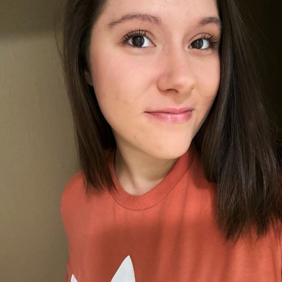 Emily's Closet (@emilybouchar113) | Poshmark